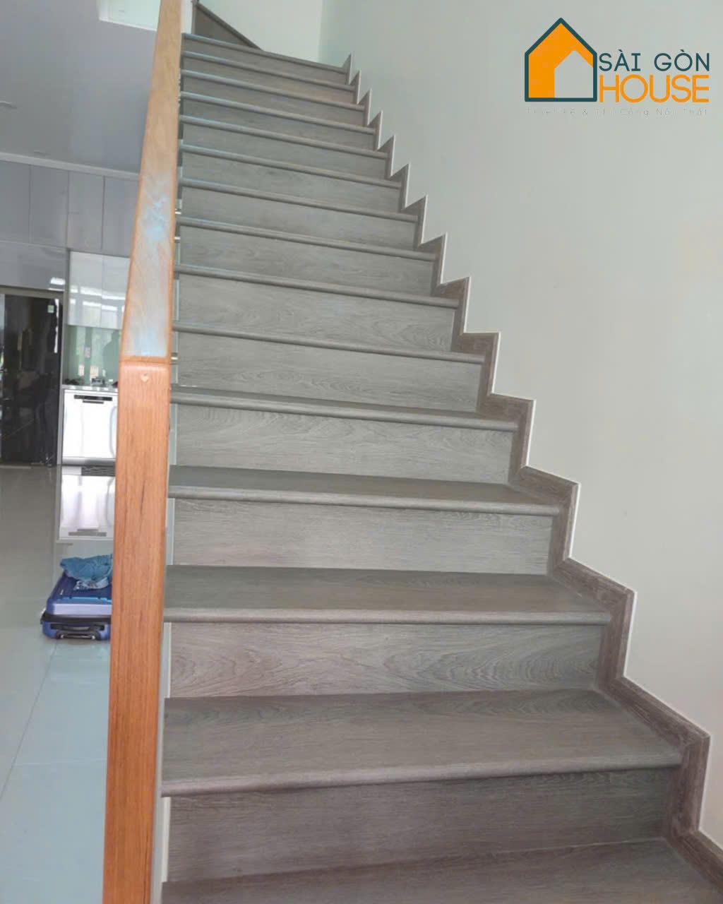 tam-op-mat-bac-cau-thang #trang-tri-cau-thang #thi_cong_mat-bac-cau-thang